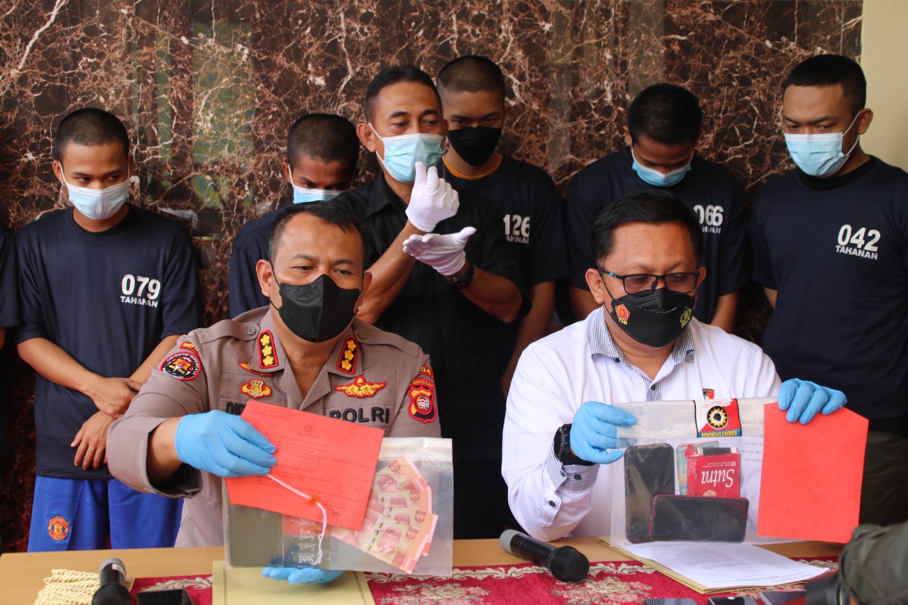 Bongkar Sindikat Prostitusi Online Lewat Aplikasi Michat, Polda Kalbar Ungkap 4 Kasus Prostitusi ...